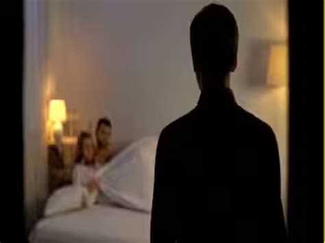 Crime News मामीचा भाच्यासोबत बेडरूममध्ये रोमान्स तेवढ्यात मामा आला