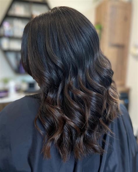 16 Fresh Dark Brown Hairstyles That Scream Chic Pixelify