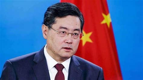 චීන විදේශ ඇමතිව ධුරයෙන් නෙරපයි අරුණ