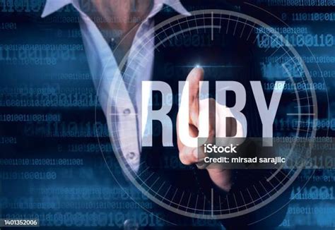 가상 화면에서 Ruby 버튼을 누르는 손가락으로 비즈니스 여성 개념에 대한 스톡 사진 및 기타 이미지 개념 개념과 주제