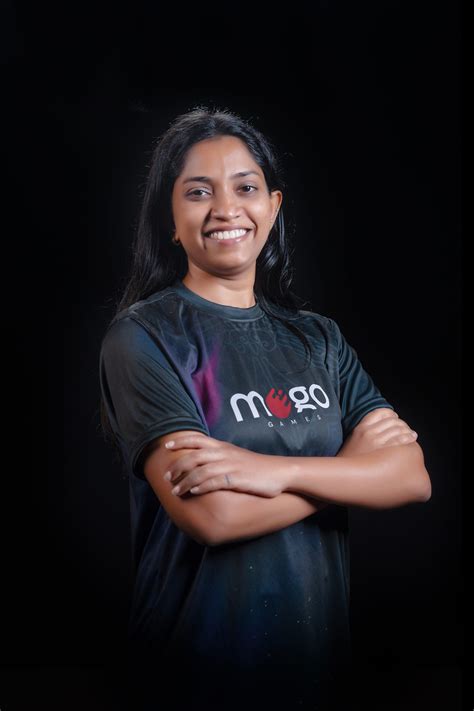 Uthpala Pathirana Medium