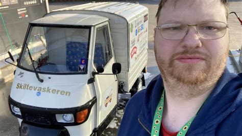 Emils Tuktuk Blev Stjålet Og Brændt Nu Samler Byens Borgere Og Firmaer Ind Til En Ny Tv2 Øst