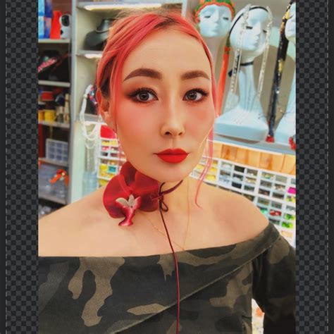 А ЭМПАТ БУЮУ ДАЛД МЭДРЭМЖТЭЙ ХҮМҮҮСИЙН ГУЧИН ШИНЖ Эмпатууд бусад хүмүүсийн энергийг мэдэрч