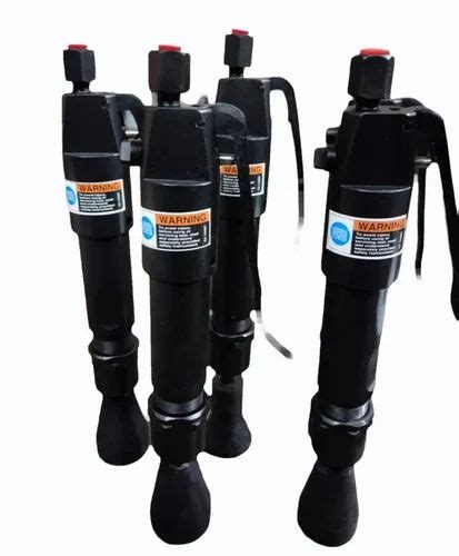 Pneumatic Small Rammer 6 Cfm Air Pressure 90 Psi At Best Price In Ulhasnagar