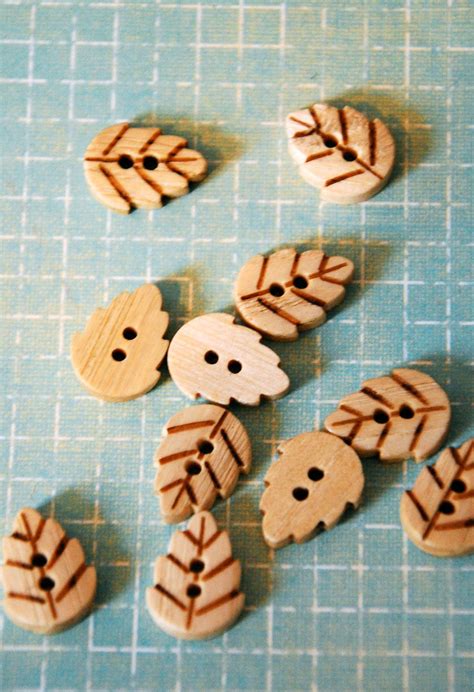 27 Bk015 Wooden Leaf Button 28l Button Company