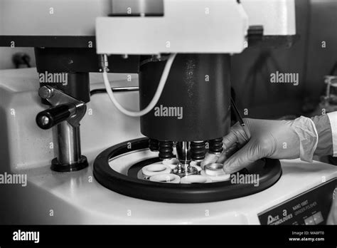 Polarized Light Microscope Hi Res Stock Photography And Images Alamy