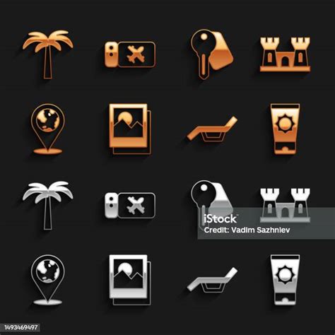 사진 모래성 튜브에 자외선 차단제 크림 선베드 우산 지구본 위치 호텔 도어록 키 열대 야자수 및 항공권 아이콘을 설정합니다 벡터 가정의 방에 대한 스톡 벡터 아트 및 기타