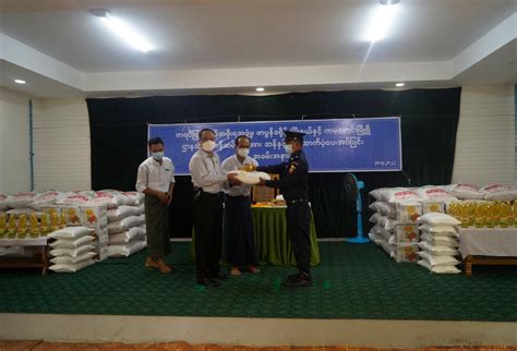 ကရင်ပြည်နယ်ဝန်ကြီးချုပ် တိုက်ပွဲရှောင်မိသားစုများနှင့် ကျောင်းသား၊ က