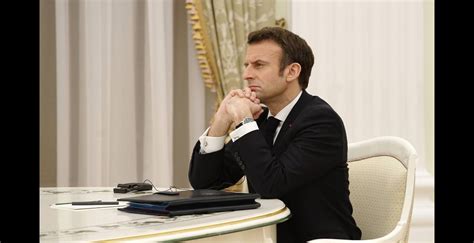 Макрон заявил о желании продолжать диалог с Россией