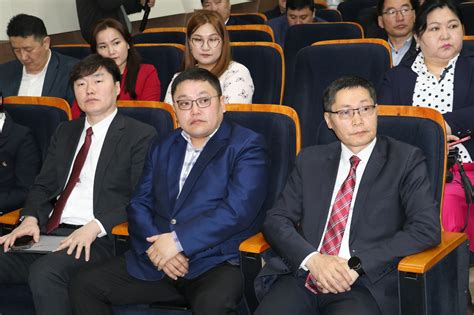 ЭРЭЛТЭД НИЙЦСЭН УР ЧАДВАР ОЛГОХ ХӨТӨЛБӨРИЙН НЭЭЛТ БОЛЛОО Хөдөлмөрийн