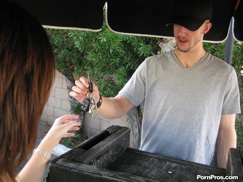 Jada Stevens Valet Dick Deepthroat Parking Dtljadastevenspics005