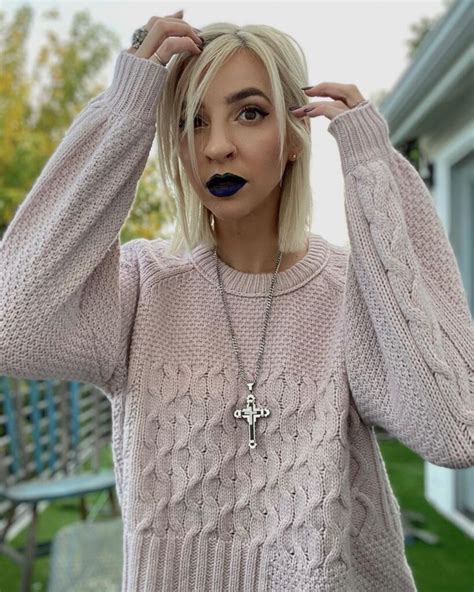 Gabbie Hanna Biography, Age, Songs, Vine, Poetry, YouTube, Movies, TV Shows, Twitter, Instagram ...