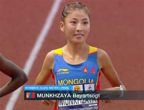 Ахлах ахлагч Б Мөнхзаяа улсын аваргаас ГУРВАН АЛТАН МЕДАЛЬ хүртлээ Delhii Mn