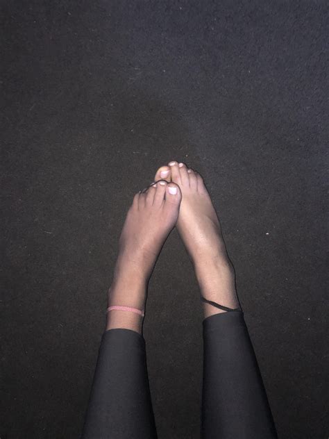 Post Gym Feet Scrolller