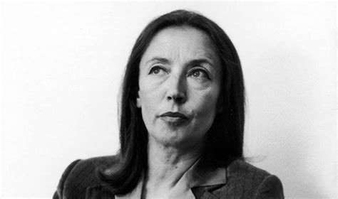 عکس؛ سفر در تاریخ؛ مهدی بازرگان در حال گفتگو با اوریانا فالاچی؛ سال 58