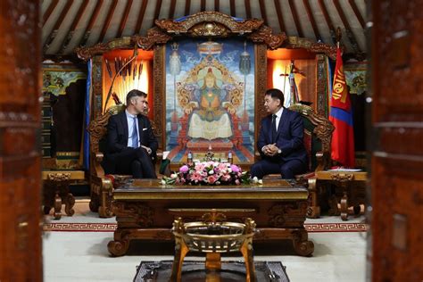 Ерөнхийлөгч У Хүрэлсүх Бүгд Найрамдах Франц Улсын Элчин сайдыг хүлээн авч уулзлаа Hunnu Mn