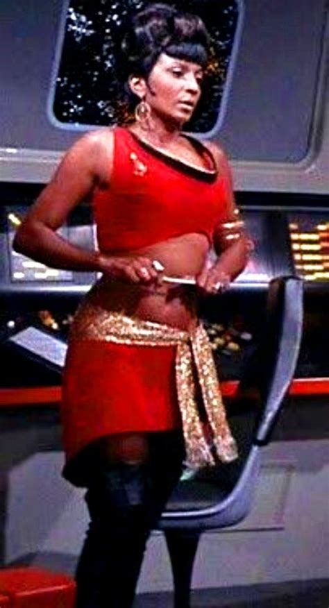 Nichelle Nichols As Lt Uhura 70s Fashion Star Wars 80s Star Wars