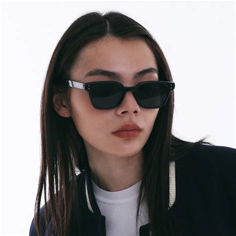 뉴스퀘어 선글라스 블랙 감도 깊은 취향 셀렉트샵 29cm