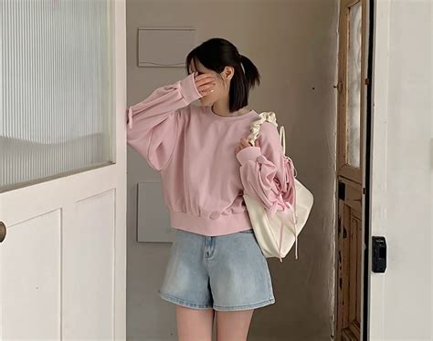 리리앤코 [44 99] 타이딘크 라운드넥 리본 크롭 맨투맨 신상 신상 데일리 데이트 크롭맨투맨 리본맨투맨 리본스트랩 루즈핏 오버핏 라운드넥 라운드맨투맨 기본 무지 무지