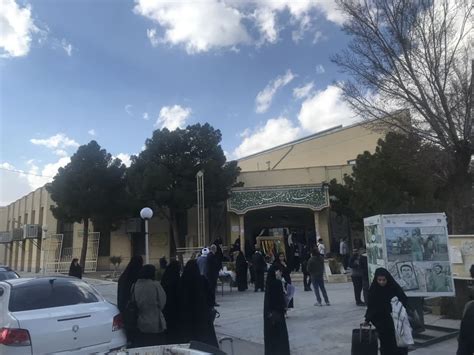 مراسم بدرقه میهمانان شهدا راهیان نور در دانشگاه علوم پزشکی اصفهان