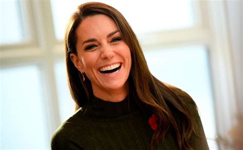 Kate Middleton Estrena Un Cómodo Vestido De Punto De Mango