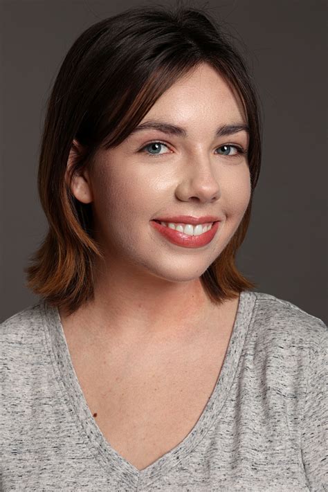 Sarah G New View Modeling