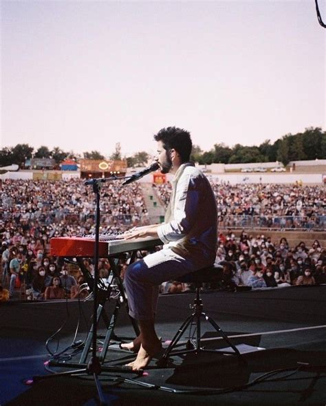 Pin By Cherry Blondie On Camilo Concert Celebrity Style Celebrities