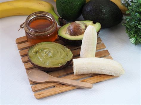 Mascarilla Facial De Aguacate Y Plátano Foto Premium