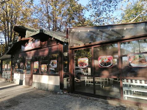 Пловдив Заведение Кючук Париж Заведение за бързо хранене 40 кв м С оборудване Работи