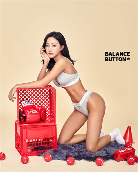 당일보정 바디프로필 밸런스버튼 만약 의상을 고르기 어려울 경우 넉넉히 가져오시면 원하시는 컨셉에 맞는 의상을 담당 포토그래퍼가 함께 골라드립니다 채윤님과 함께한