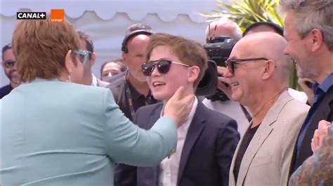 Rocketman Photocall Elton John Hugs Kit Connor Cannes 2019 Youtube