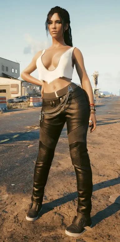 More Alternate Clothes For Panam Enhanced Body And Vanilla Body At