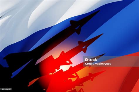 러시아와 태양의 국기의 배경에 미사일의 실루엣 핵무기 개념 3차원 형태에 대한 스톡 사진 및 기타 이미지 3차원 형태 Anti Ballistic Missile