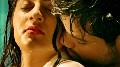 Love Status 💕 Kiss Status 🥰 Hot Status 😘 Romantic Whatsapp Status 🥰