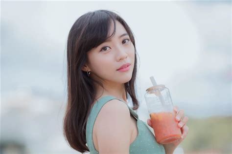 黃捷寫真超仙「鄰家女神」美照連發選民嗨喊：被議員耽誤的女偶像！ 娛樂星聞