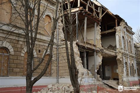 Відновлення зруйнованого росіянами ліцею ім Аркаса у Миколаєві на якому етапі роботи ФОТО