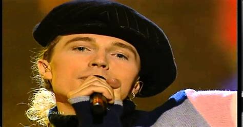 2002 M Estijoje Aivaras Stepukonis Atliko Kūrinį „happy You Video