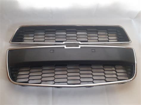 нижняя и верхняя решетка радиатора Шевроле Авео Т300 CHEVROLET AVEO 11 ...