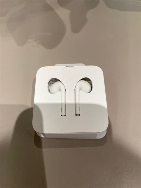 Apple EarPods With Lightning Connector Audio Earphones On Carousell