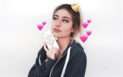 Awkarin Disebut Makin Cantik Saat Nikmati Liburan Bareng Sahabat