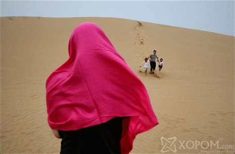 Элсэн цөлийн дундах бадамлянхуа цэцэг буюу Өвөр Монголын Ордос дахь