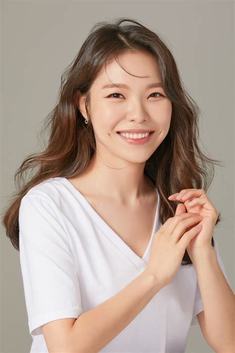 비타스튜디오 프로필사진 프로필 사진 헤어스타일 초상화 사진 촬영 포즈