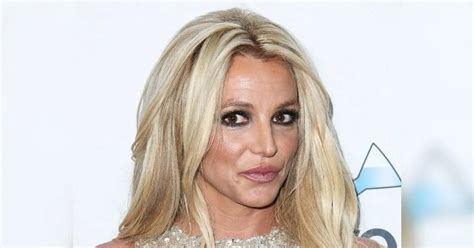 Britney Spears Dances In Bikini Bottoms Says She S Focused On Healing