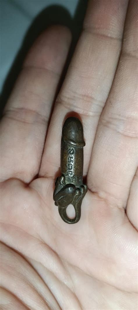 ปลัดขลิก หลวงพ่อยด วัดหนองจอก รุ่นมหาเศรษฐี ไตรมาส Ennxo