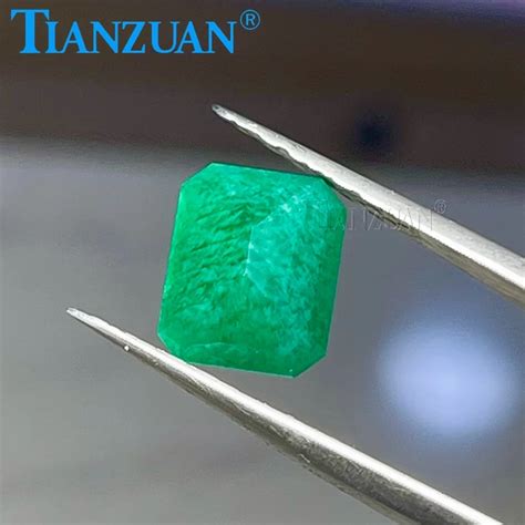 Lab Grown Hydrothermal Emerald Rectangle Shape Opaque Emerald Stone For