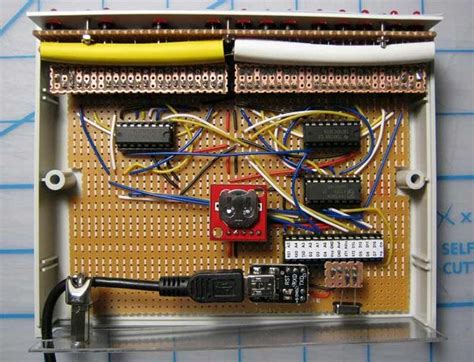 retro thing recreating the first microcomputer with a 4 chip