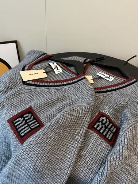 Свитер Miu Miu купить на Ozon по низкой цене 1736705671