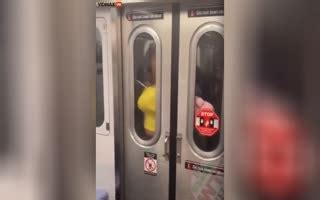 Noe People Are Now Openly Having Sex On The NYC Subway Lines Videos VidMax Com
