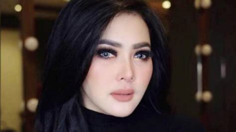 Foto Syahrini Jadi Saksi Kuatkan Penipuan Umrah First Travel