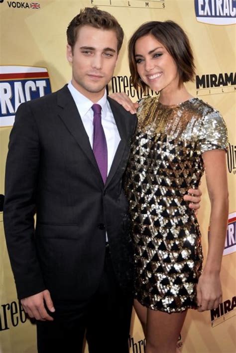 Who Is Dustin Milligans Wife Did He Marry Amanda Crew